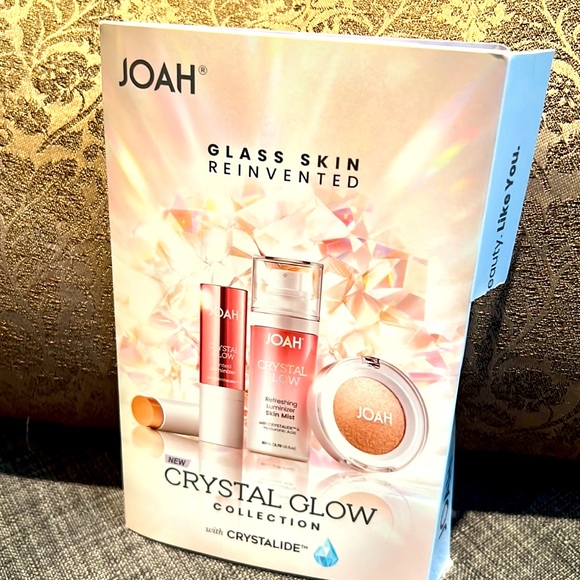 Kiss | Makeup | Joah Crystal Glow Refreshing Luminizer Skin Mist Tinted Luminizer Stick Sample ...